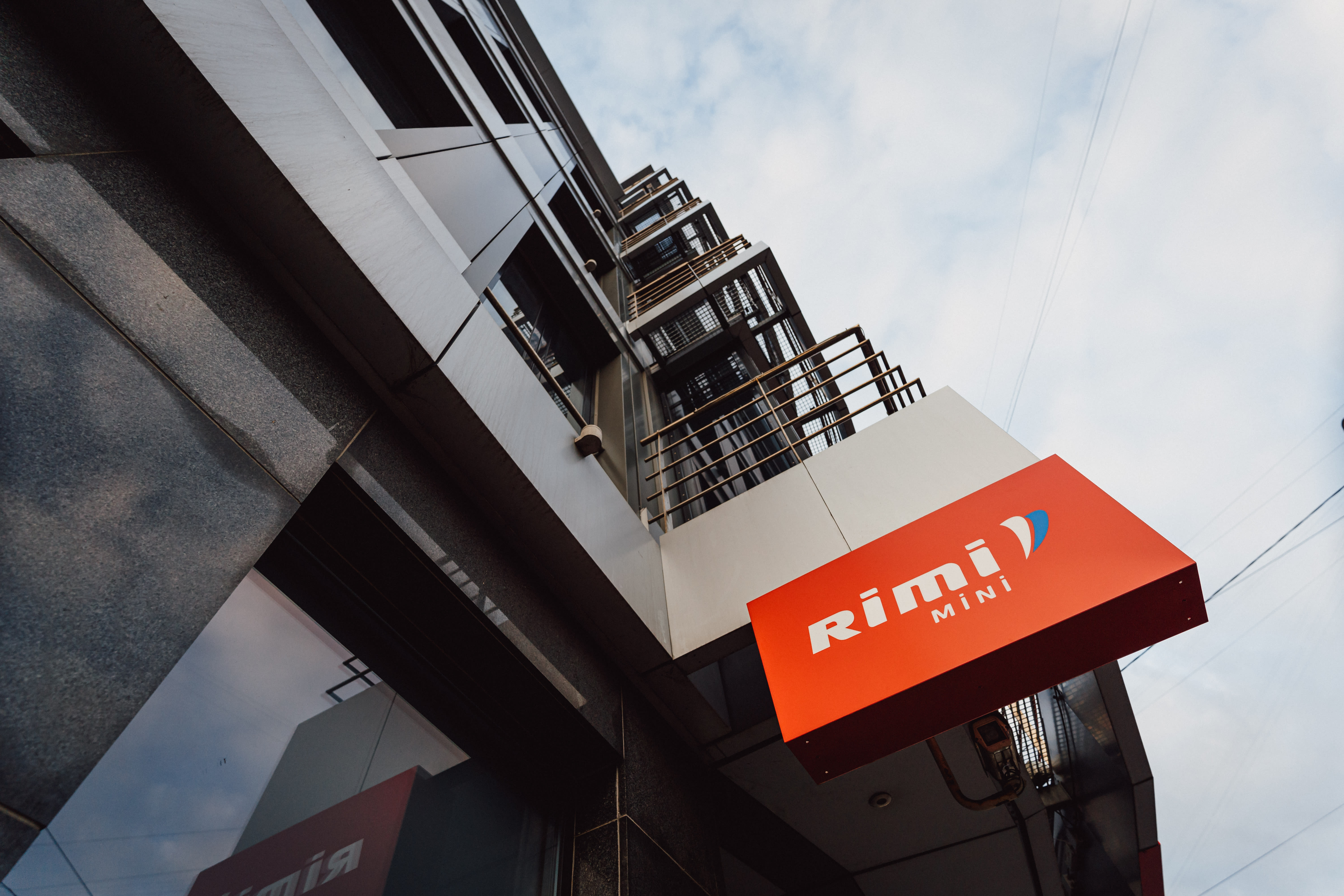 Rimi - Rimi veikalu darba laiks līdz plkst. 21.00