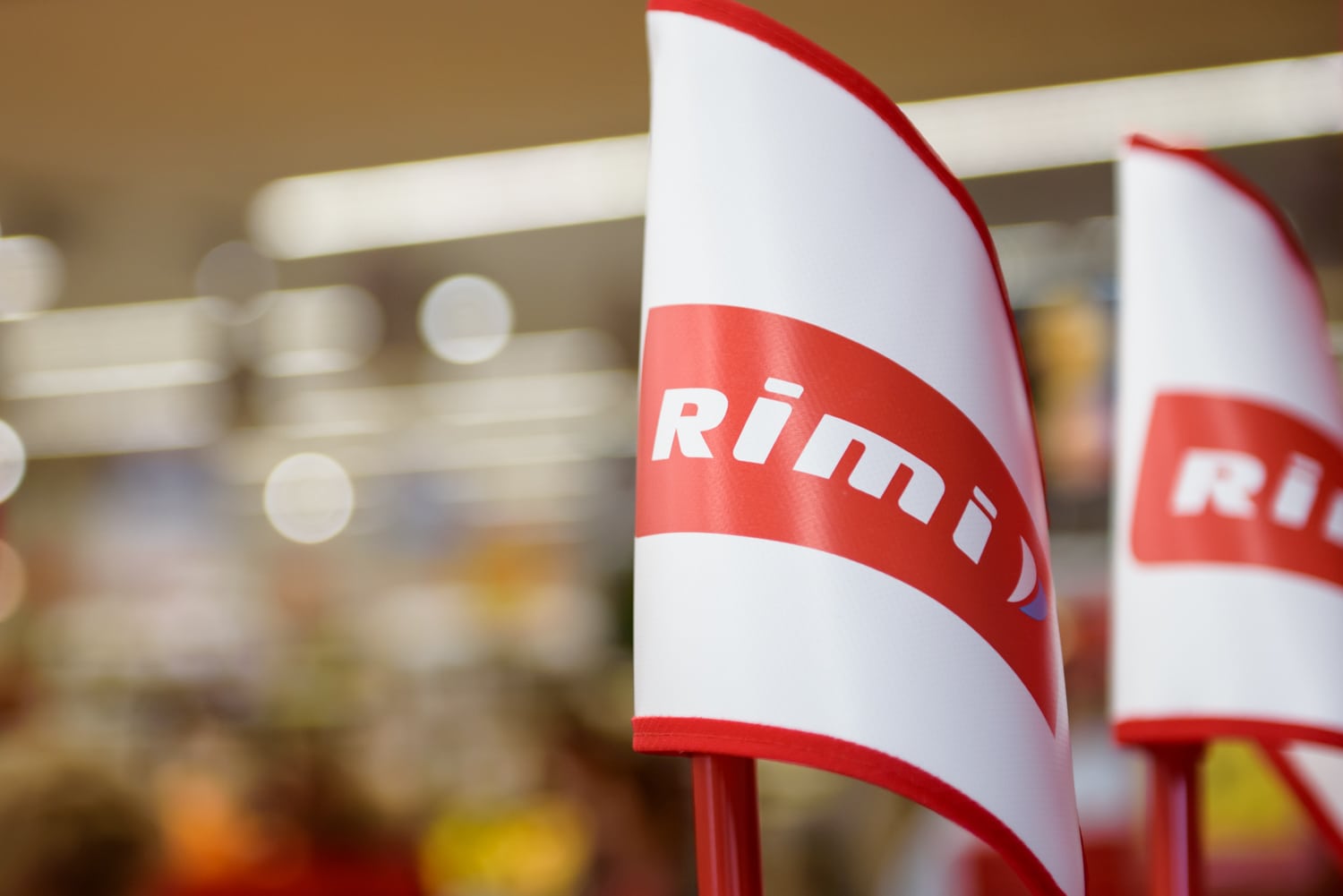 Rimi - Tirdzniecības centrs Ostmala aicina ziedot skolas preces trūkumā ...